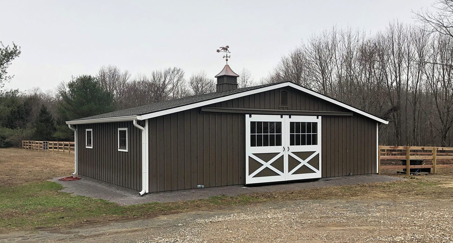 Low Profile Center Aisle Horse Barn – AmishCo